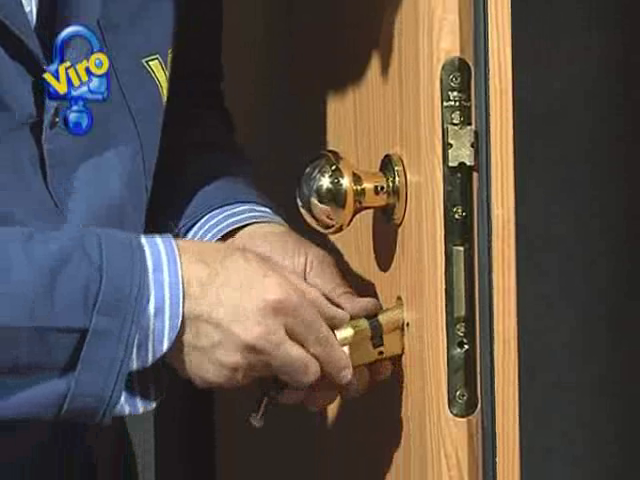 How to Install and Replace a Euro Profile Cylinder Lock | Viro Club