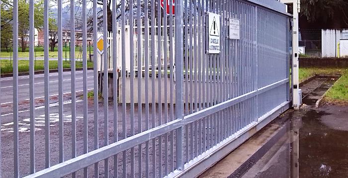 Protecting Sliding Gates with Locks | Viro Club