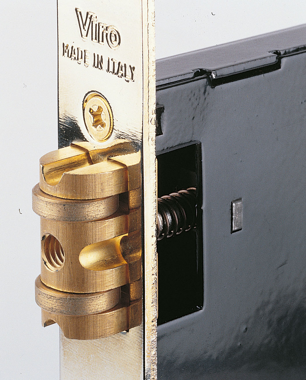 Roller locks: when are they used? | Viro Club